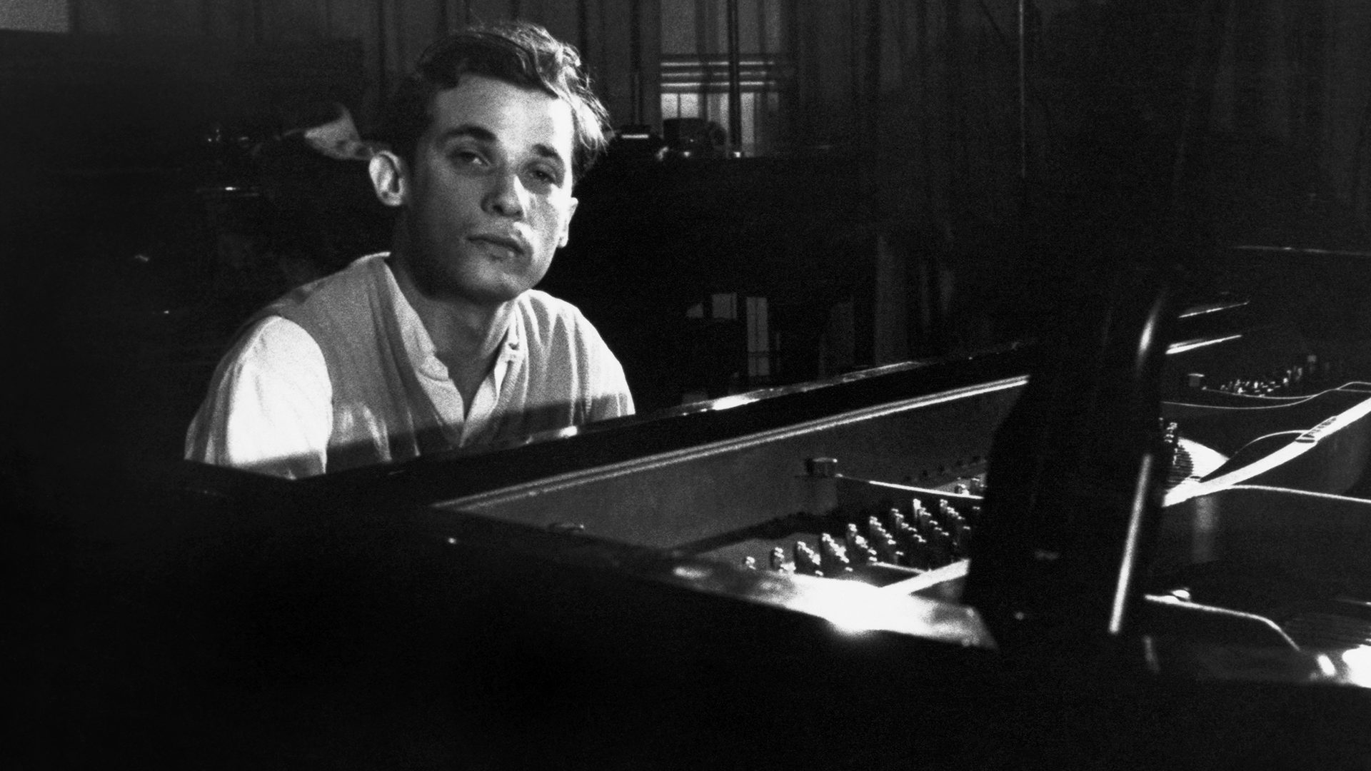 The making of two film portraits of Glenn Gould, musical genius.
